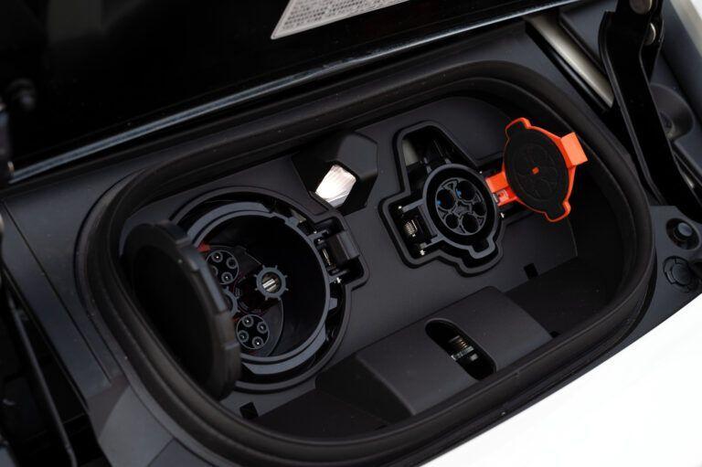 Types of power outlets for charging electric vehicles | Inquieto